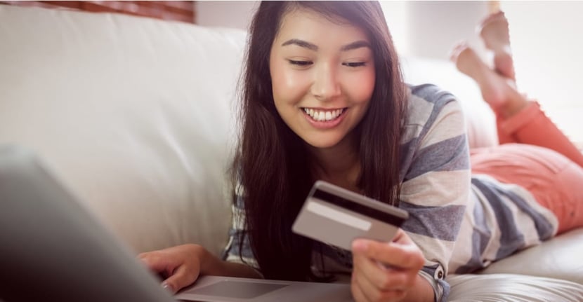 7 Best Credit Cards For Young Adults (2023)