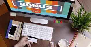 15 Best Credit Cards for $200 to $500+ Bonuses (Nov. 2025)