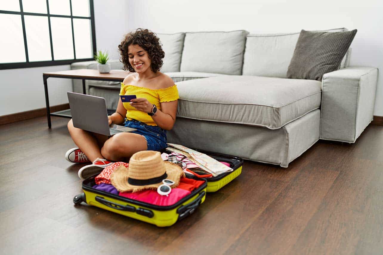 6 Best Discover Cards For Students (2025)