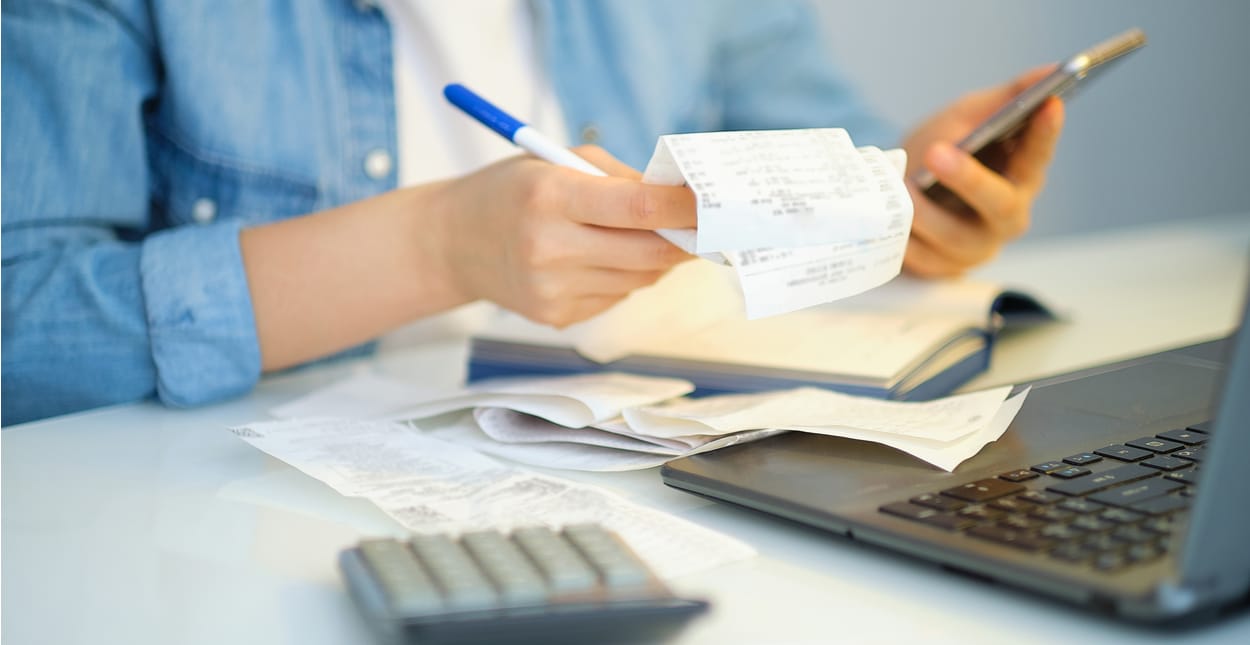 11 Ways to Lower Your Monthly Bill Payments (Oct. 2025)