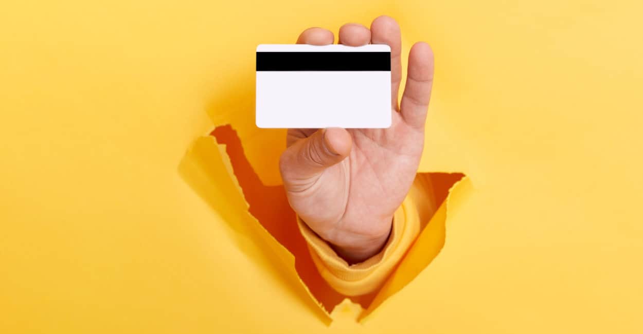 11 Credit Card Habits You Need to Break Now